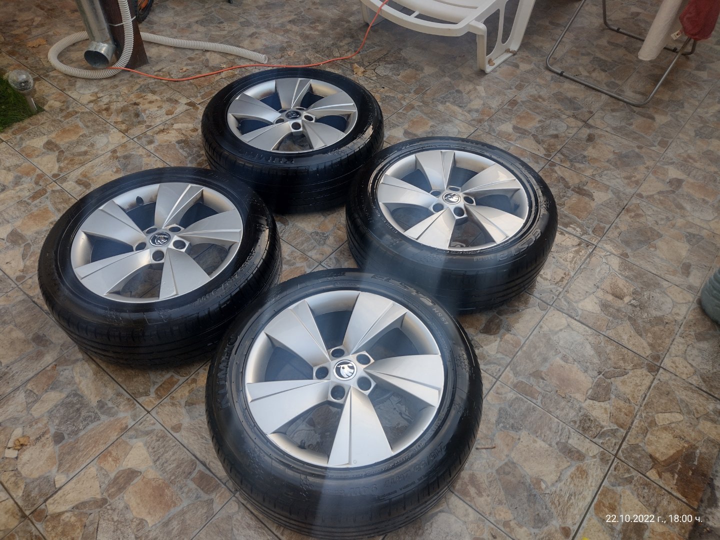 Продавам Skoda лети джанти 17 цола, модел "ZEUS" с летни гуми Kumho ...